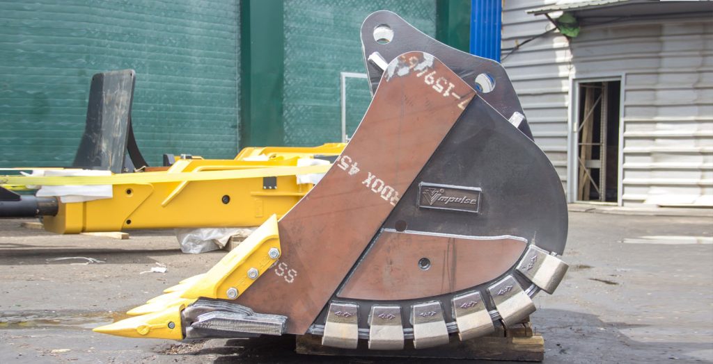 Hardox® Buckets: Strength for Heavy Lifting
